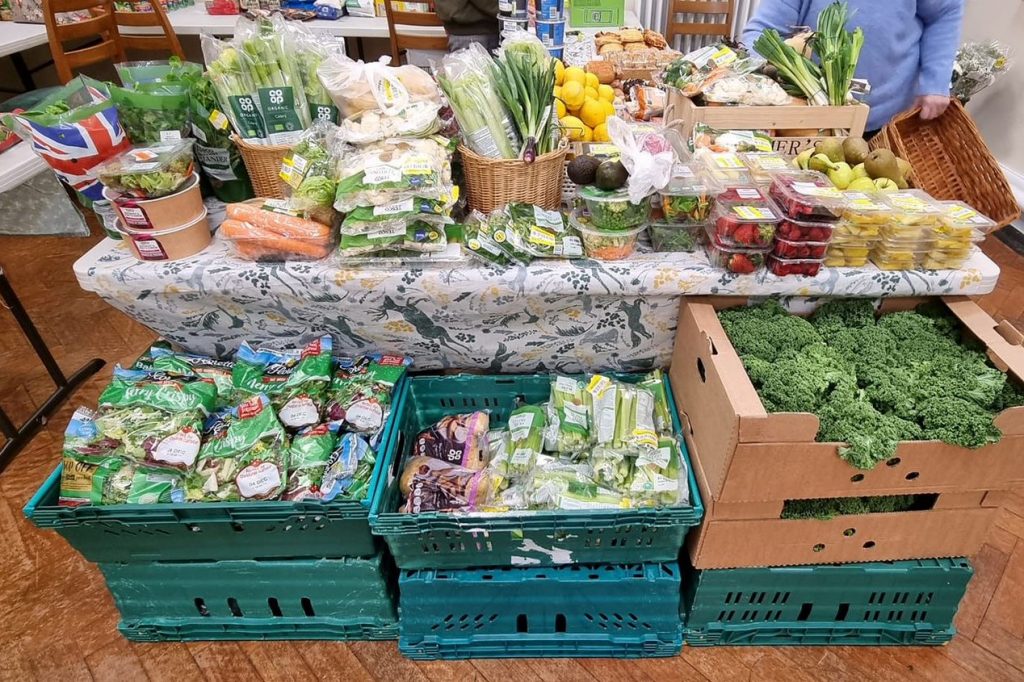 Healthy and filling meals with Splott Community Volunteers - FareShare